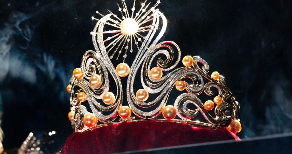 Jewelmer Makes History with the First Filipino-crafted Miss Universe ...